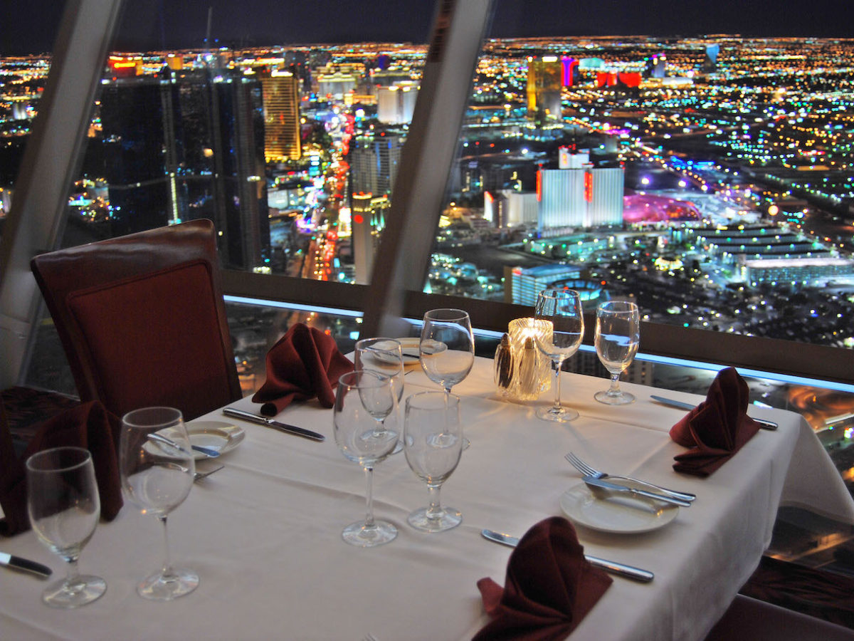 8 Lugares En Los Que Debes Comer En Las Vegas Para Diplomarte De